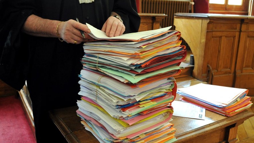 عضو بلجنة النزاهة: لدينا ملفات فساد إن لم تفتح فسأفتحها ولن نكون أداة ...